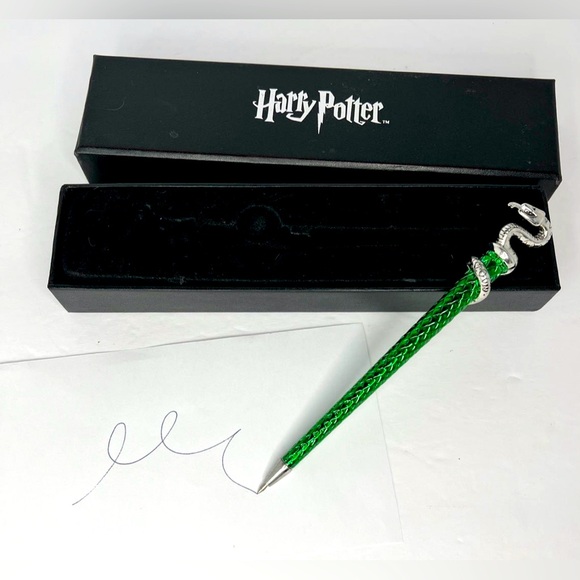 Warner Bros. | Accessories | Harry Potter Slytherin Pen Snake Green ...